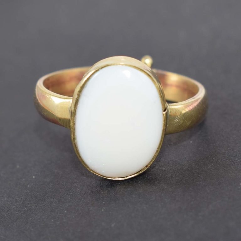 Tula Rashi ka Rashi Ratna Opal hota hai. जरूर धारण करें।